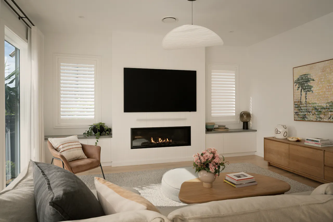 Beach living beats Sydney’s concrete jungle for Emma & Simon